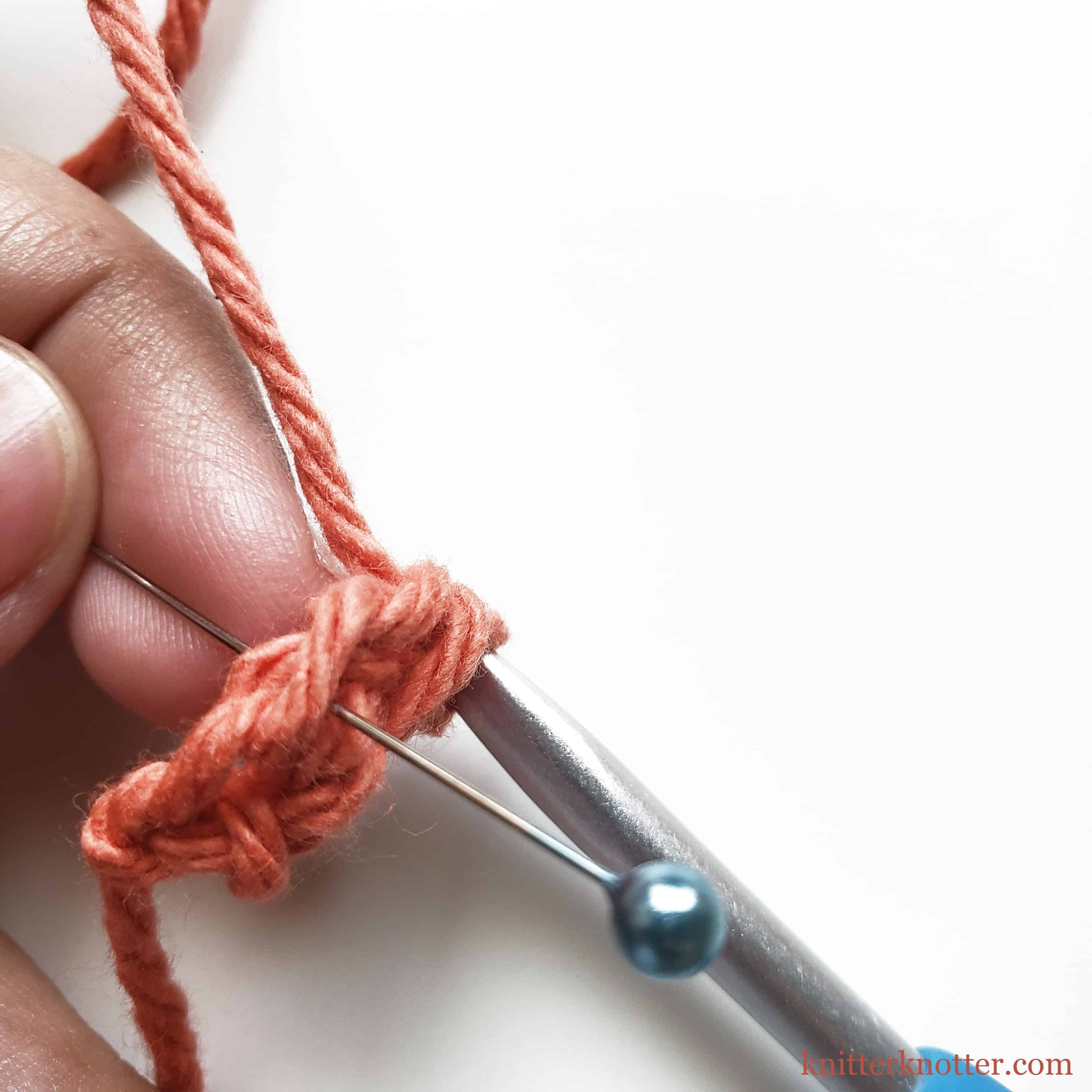 Tutorial - Foundation Single Crochet - KnitterKnotter
