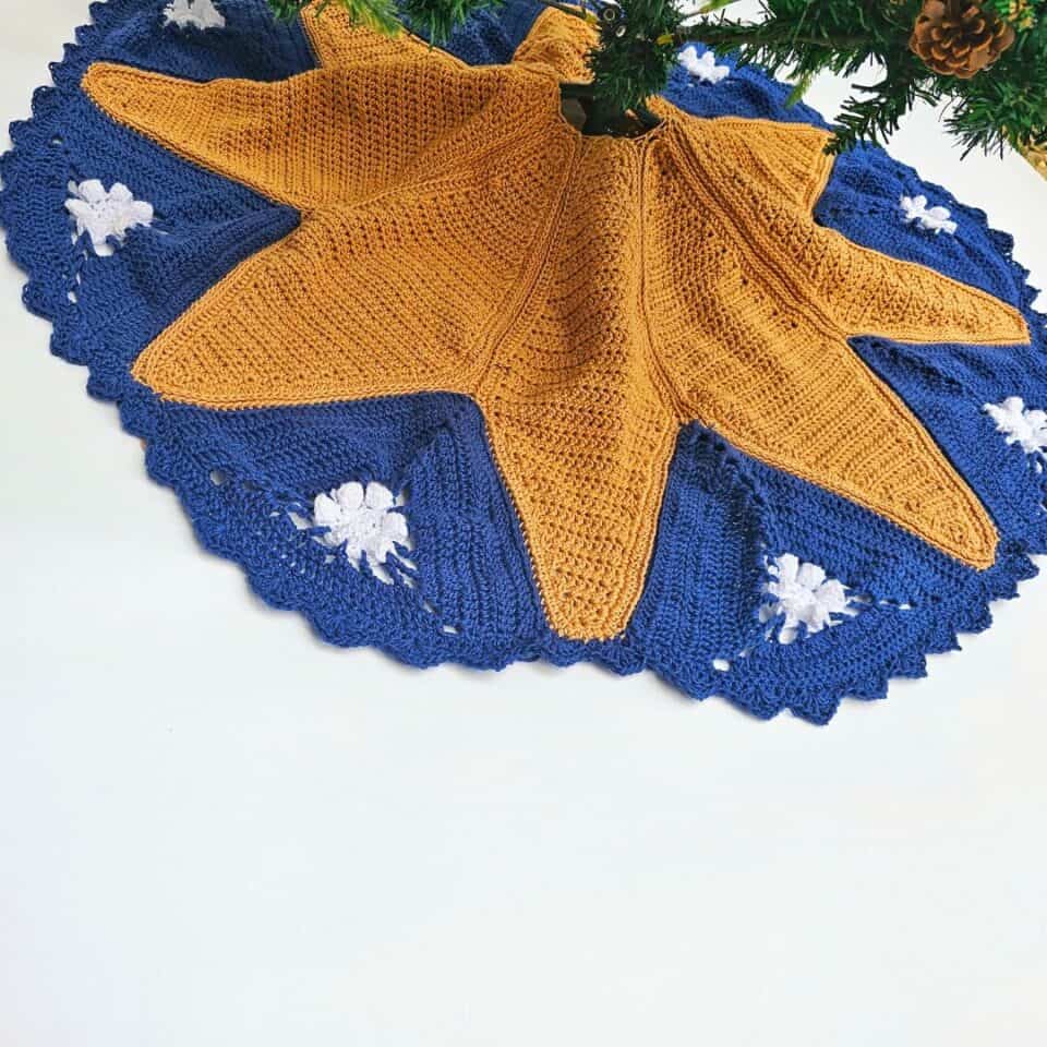 The Best Crochet Christmas Tree Skirt Patterns - KnitterKnotter
